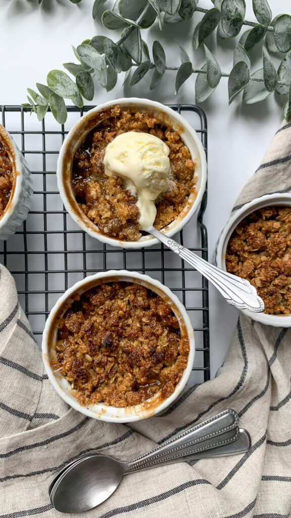 CRUMBLE DE MANZANA – Crudo&Cocido